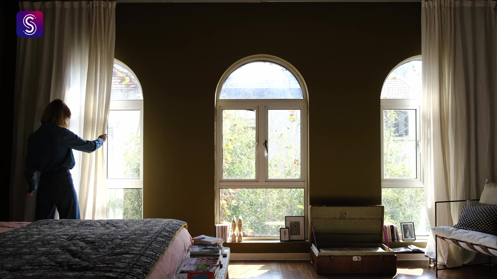 Parisian wood sculptor creates retreat where every detail matters ...